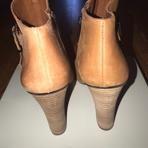 Jessica Simpson | Shoes | Jessica Simpson Leather Peep Toe Heeled ...